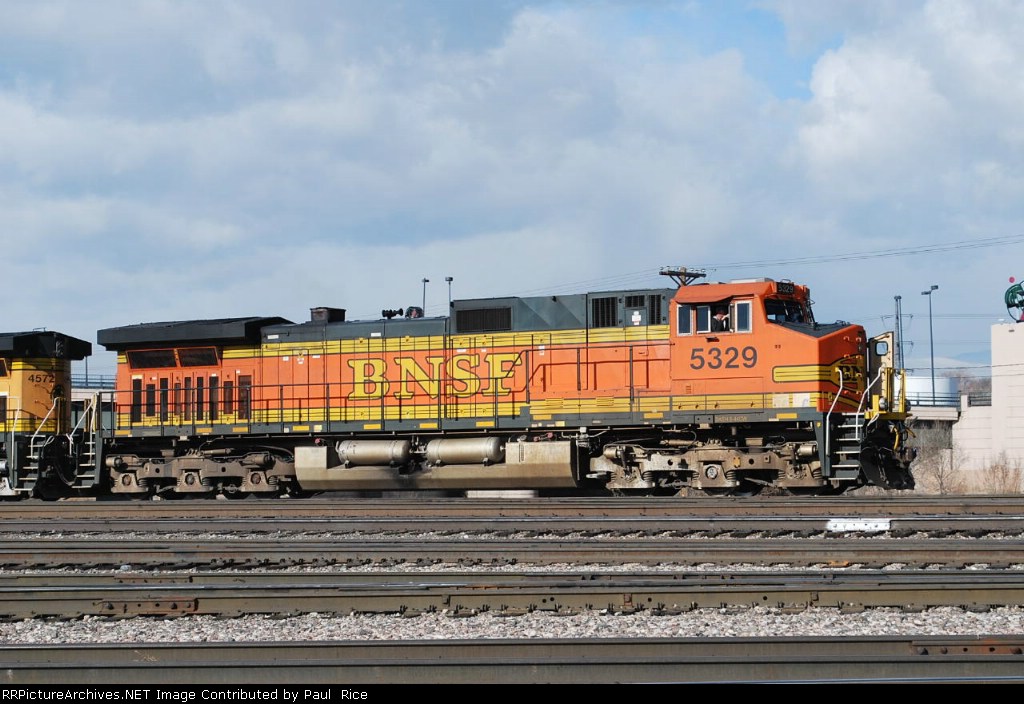 BNSF 5329